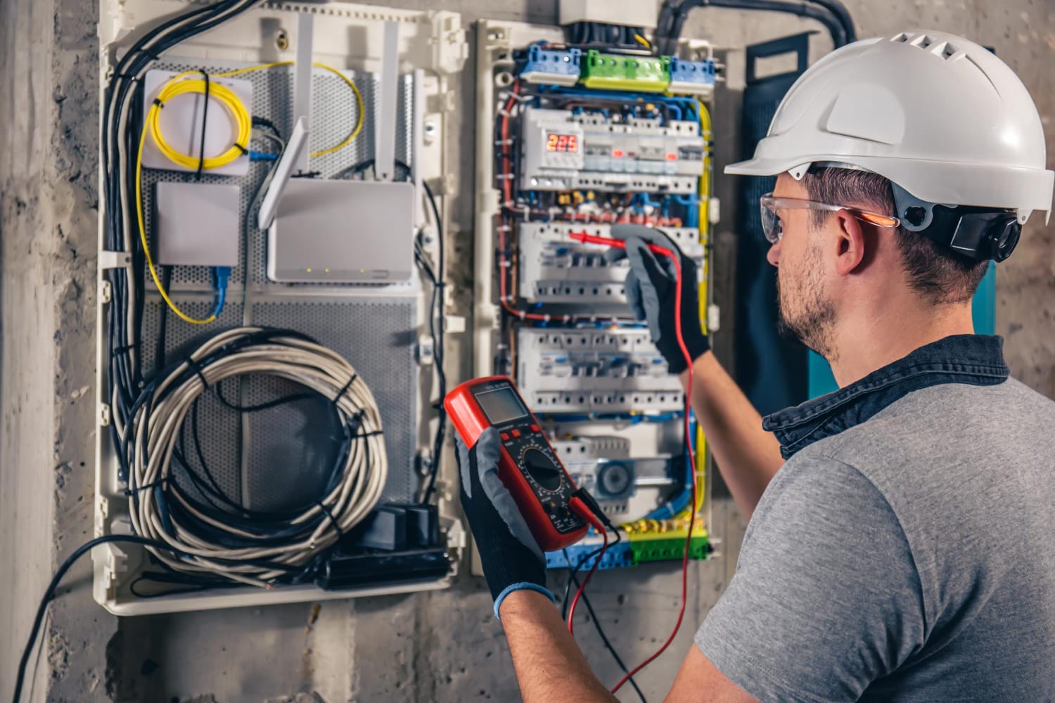 Signs of Overloaded Electrical Panels in Ottawa